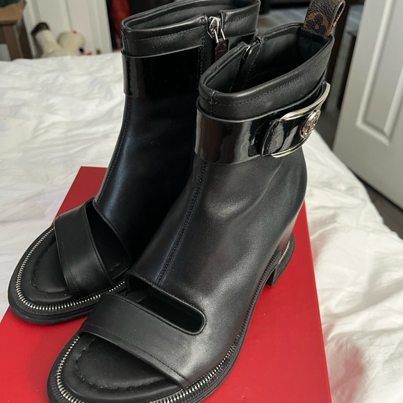 designer inspired | Shoes | Designer Inspired Black Heeled Boots With ...